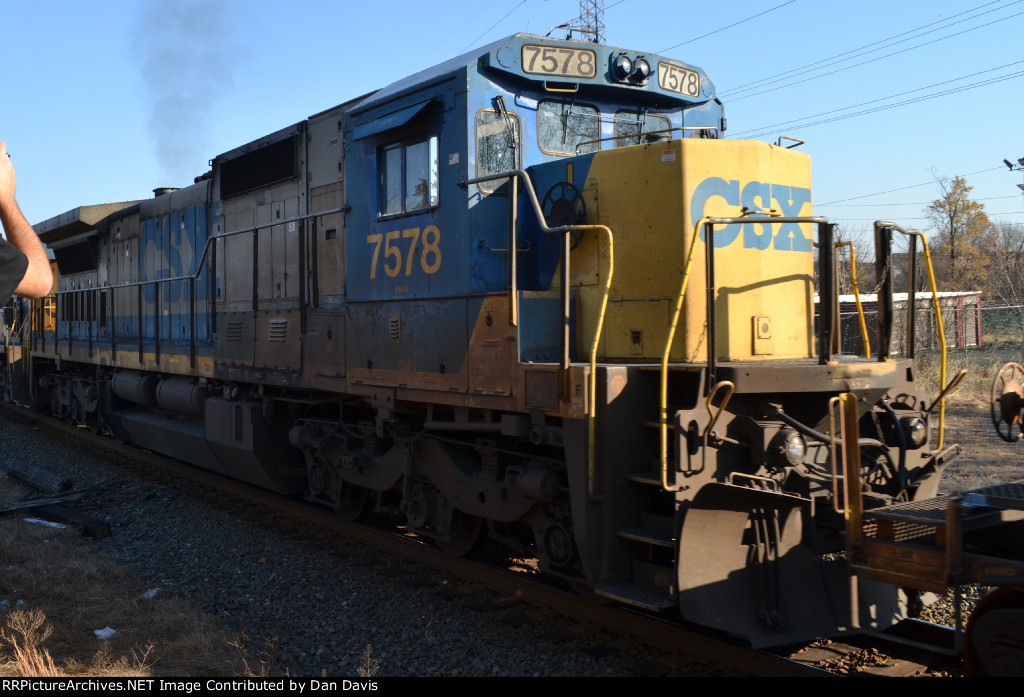 CSX C40-8 7578 trails on L128-10